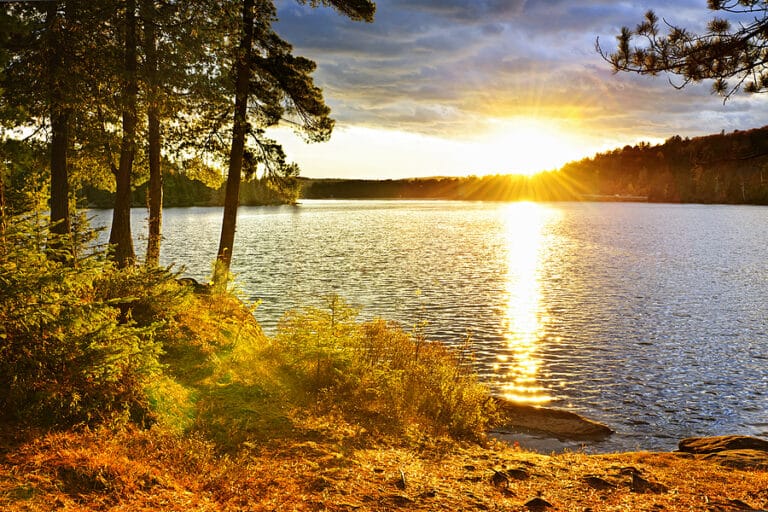 4 Best Places to Watch the Sunset from the Water in Minnesota